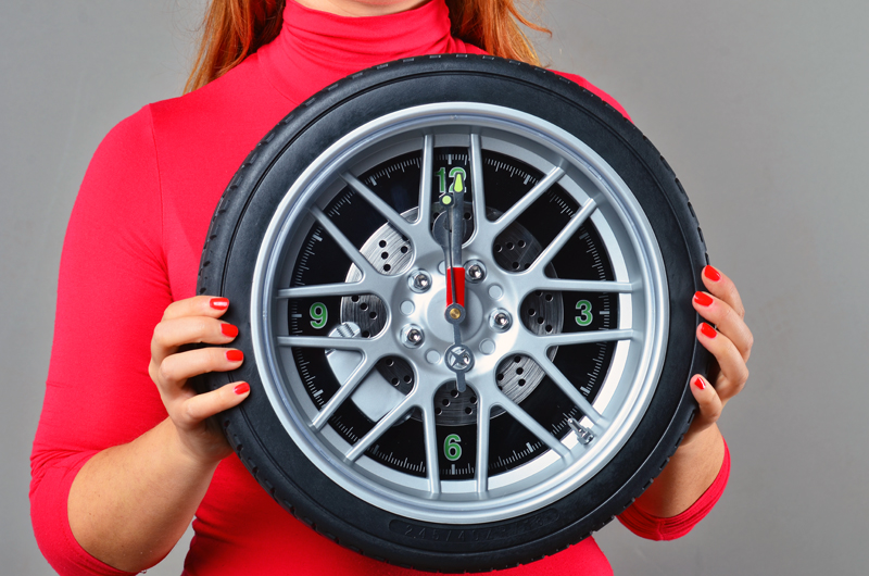 Automobilska guma - Zidni sat :: PokloniMe - WOW pokloni za sve prigode